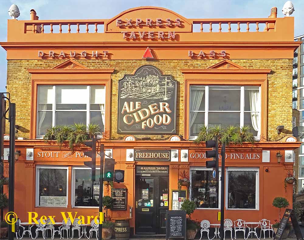 Express Tavern, Brentford - Historic Coaching Inn